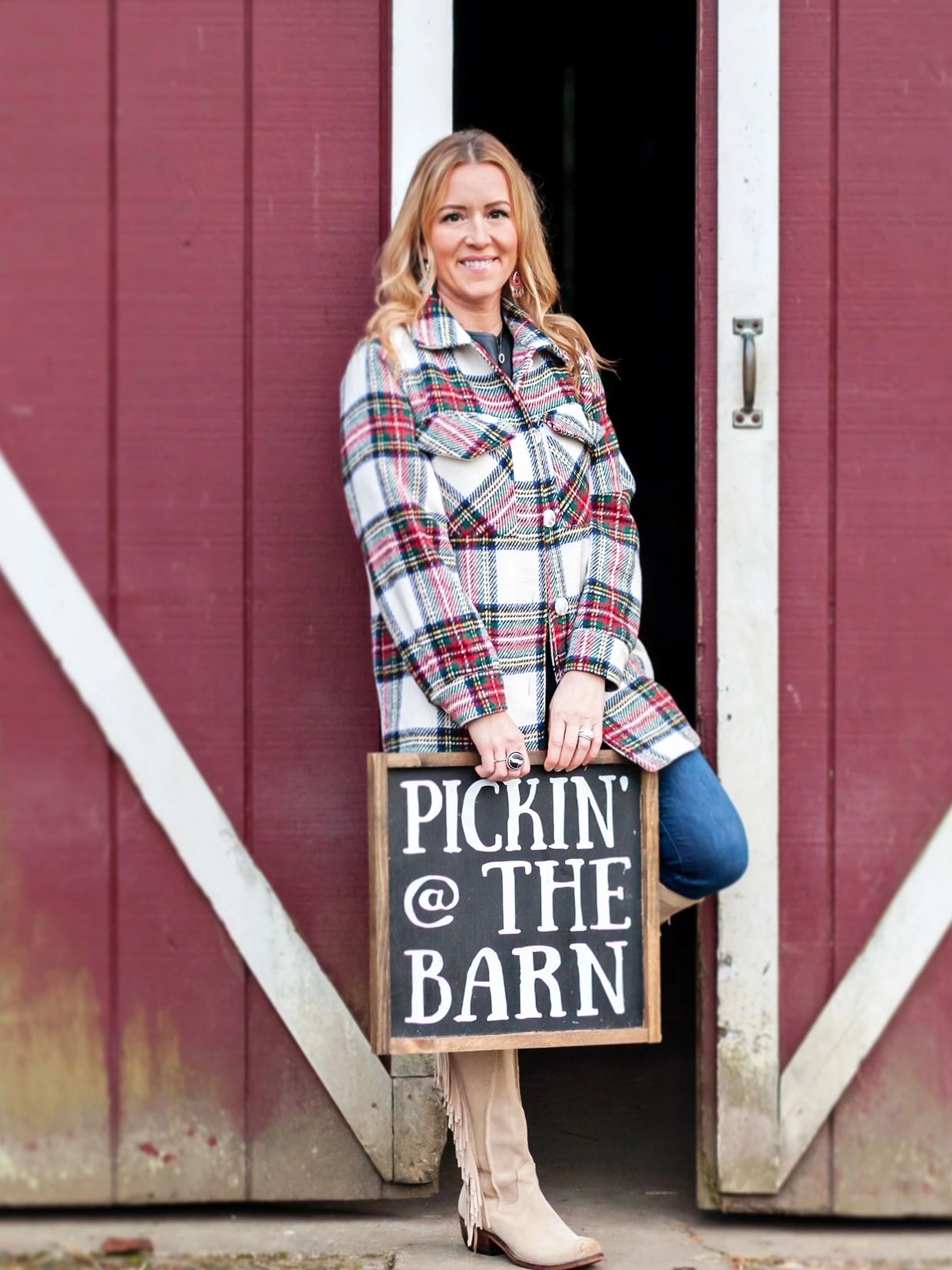 About | Pickin' @ the Barn